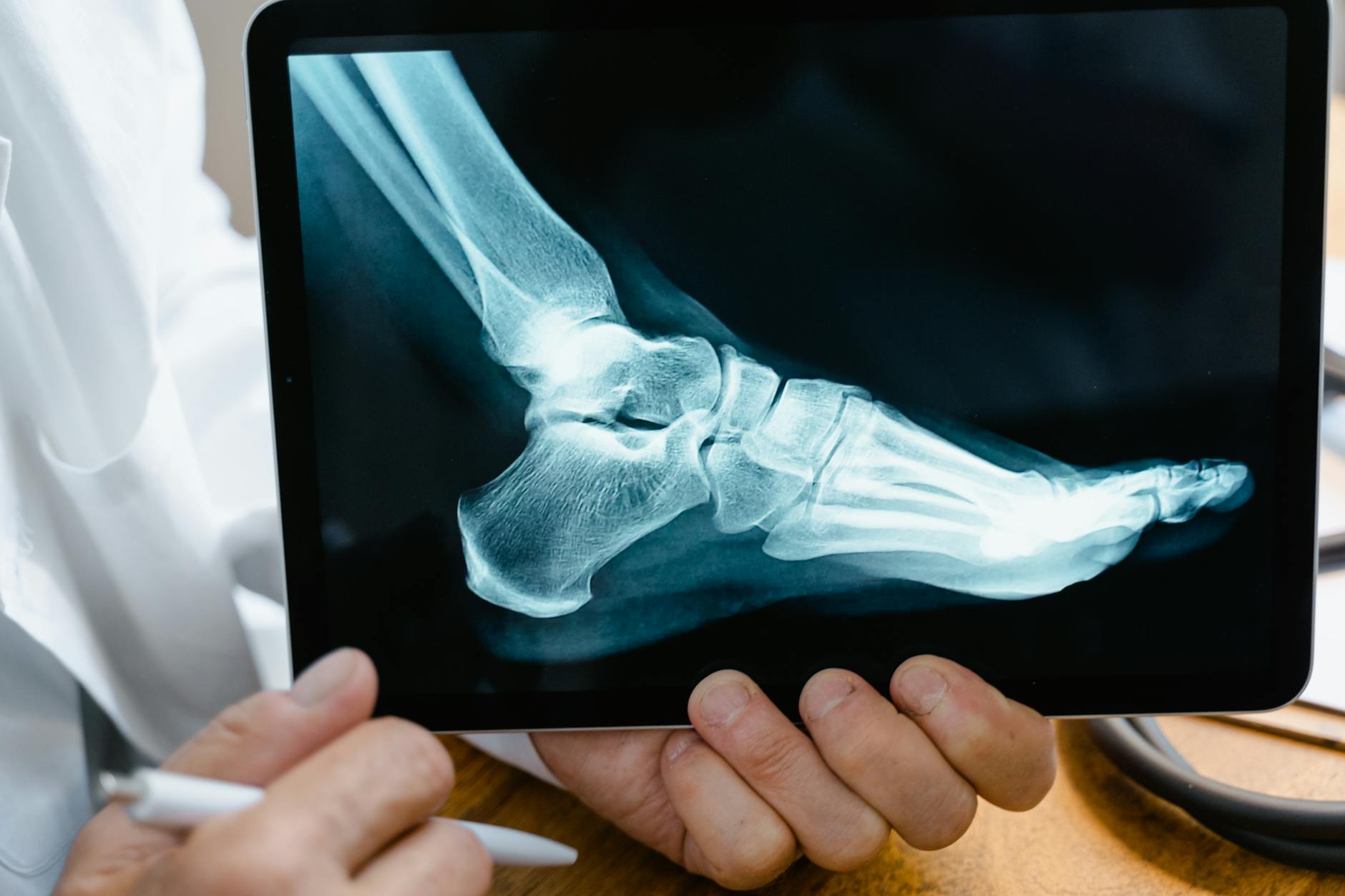 What is the Difference Between a Foot Specialist & a Podiatrist ...
